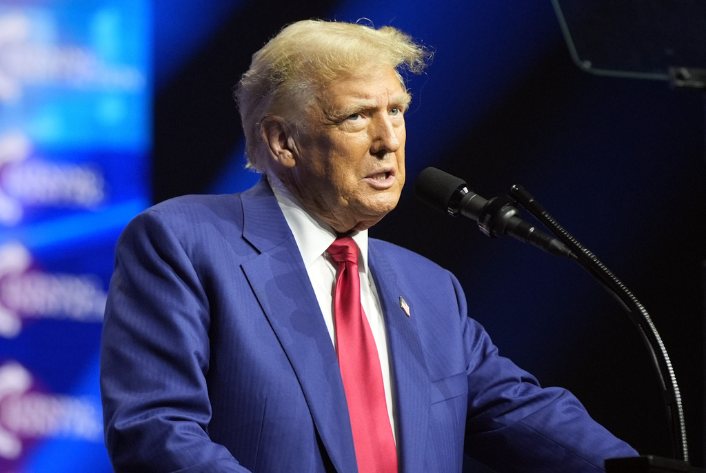 Donald Trump tells supporters to ‘just vote’ at lively Georgia rally ...